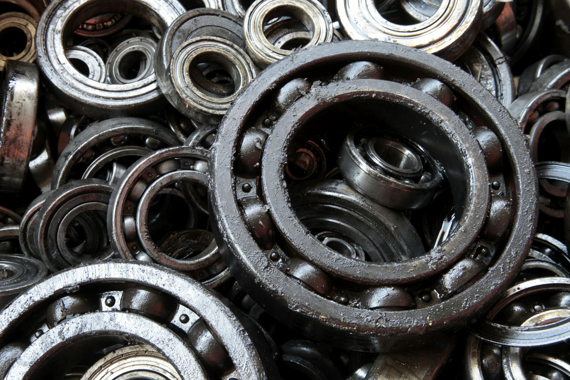 Understanding Wheel Bearings: Symptoms, Causes, and Solutions ...
